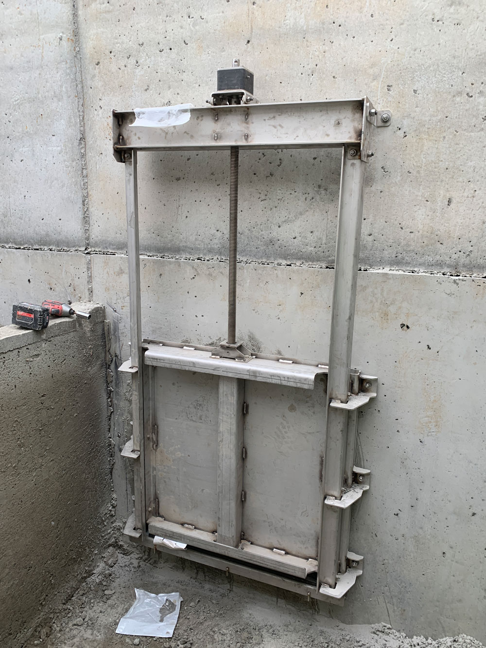 Slide Gates | CDS Stormwater Treatment - Echelon Environmental