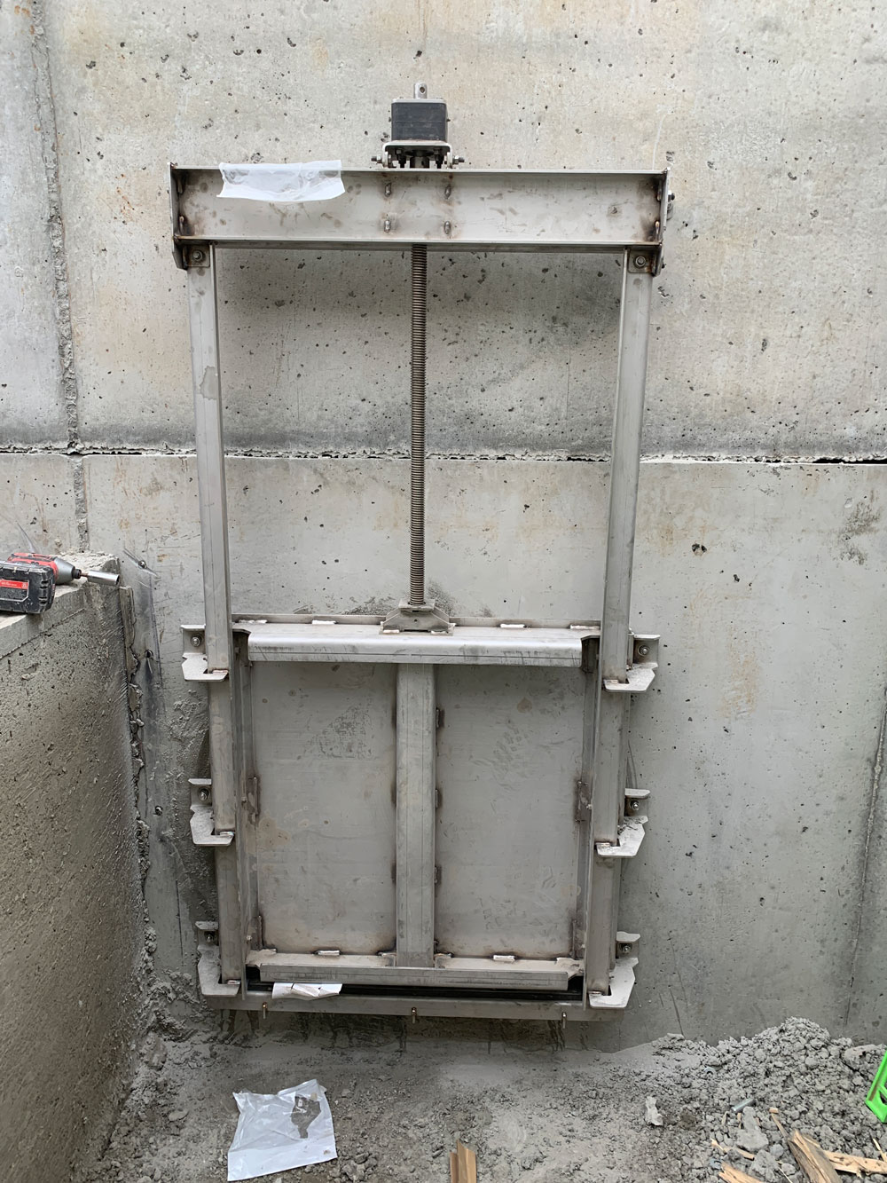 Slide Gates | CDS Stormwater Treatment - Echelon Environmental