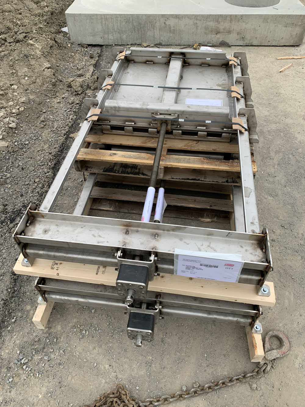 Slide Gates | CDS Stormwater Treatment - Echelon Environmental